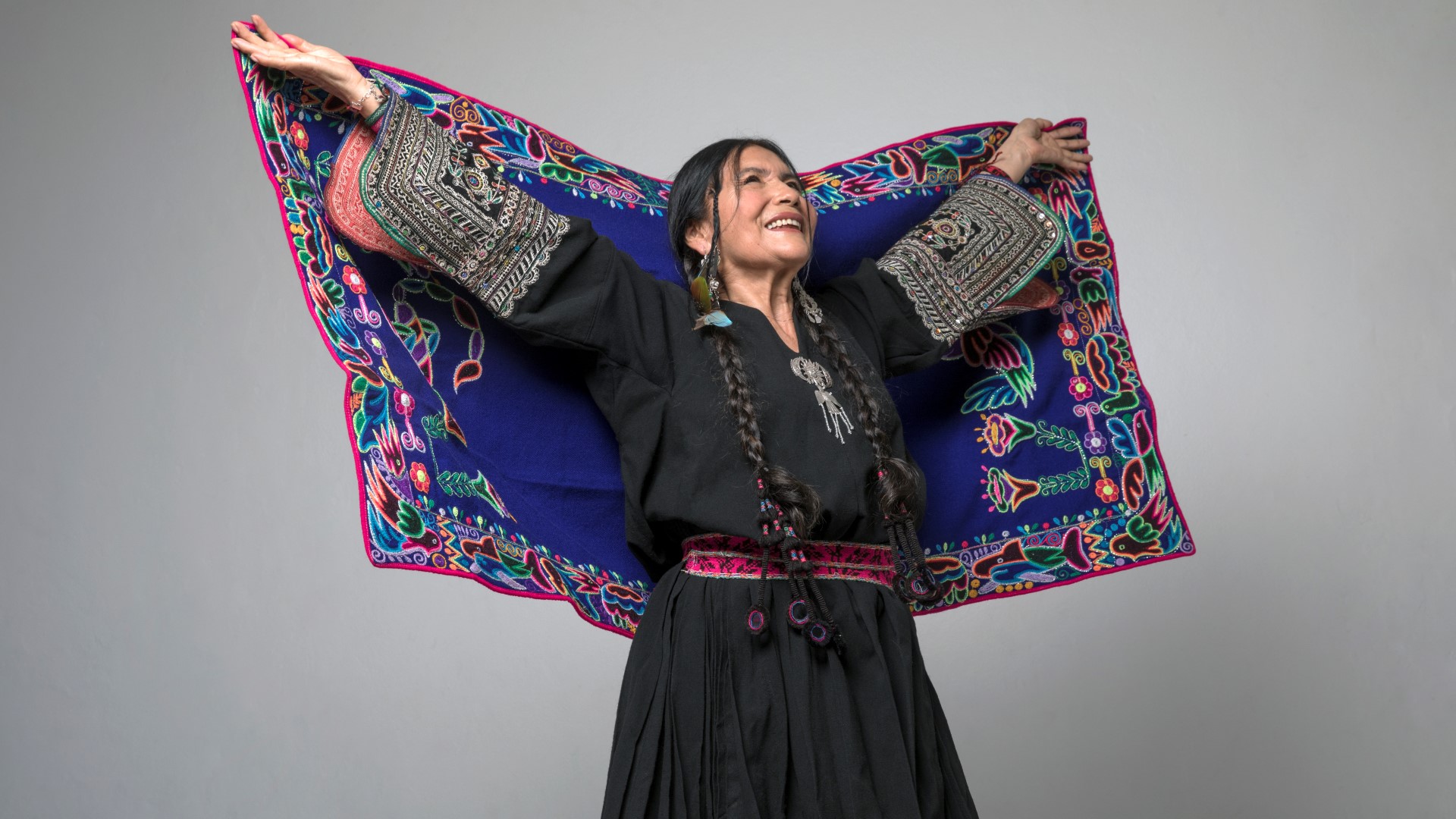 La leyenda de la música andina Luzmila Carpio estrena sencillo sobre el ...