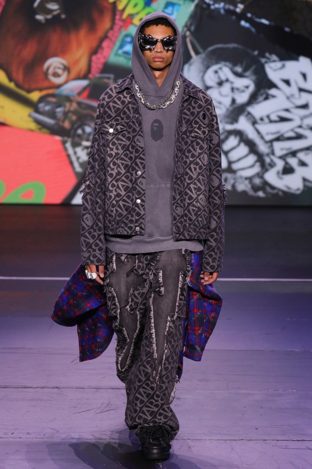 BAPE celebra su 30 aniversario con épica pasarela en Nueva York - WARP.la