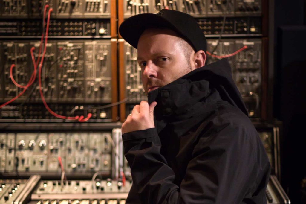 DJ Shadow anuncia su séptimo disco de estudio: 'Action Adventure' - WARP.la