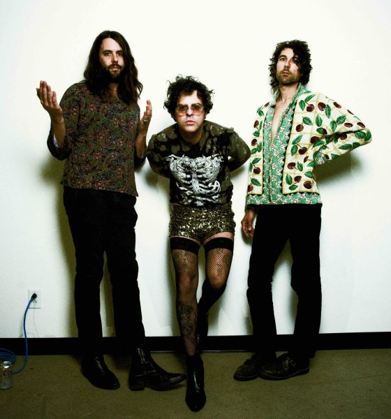 WARP Presenta Entrevista con Hippie Hourrah: entre el arte y la neo ...