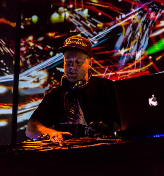 Decibel WARP Presenta: Endtroducing..... de DJ Shadow - WARP.la