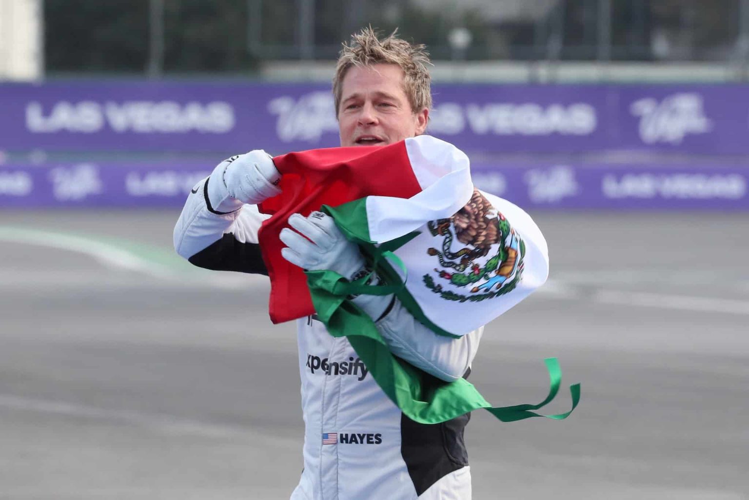 Brad Pitt presente en el Grand Prix de México grabando escenas para la ...