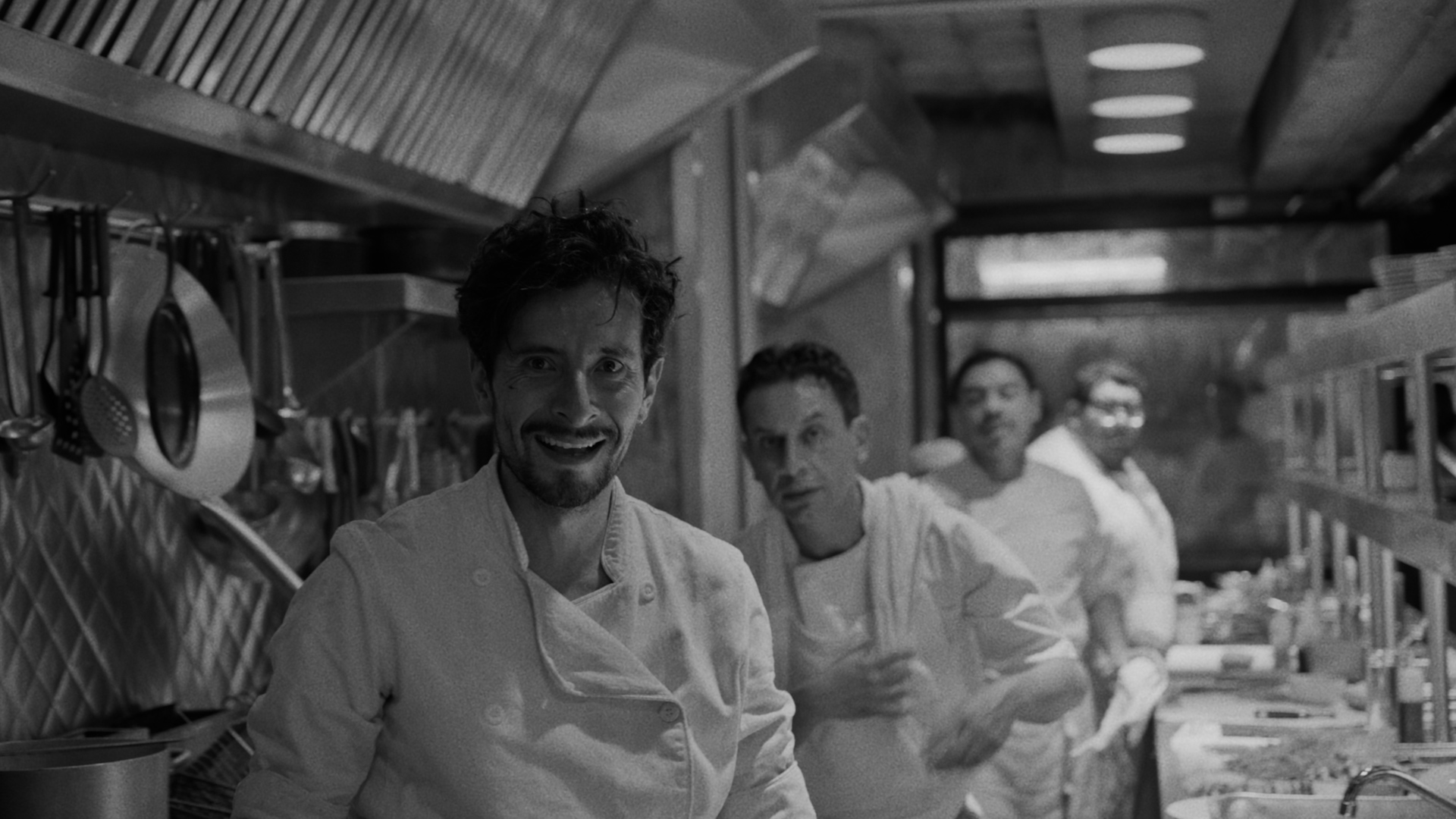 Reseña: La Cocina, una bella y ambiciosa obra de Alonso Ruizpalacios ...