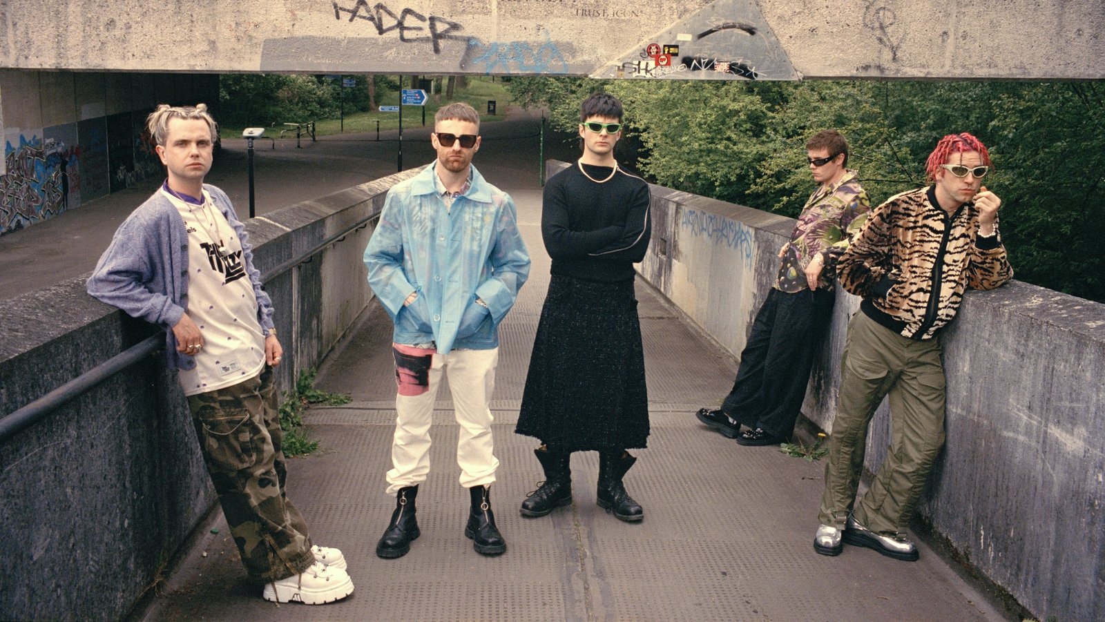 'Kiss Me', la nueva colaboración de Empress Of y Rina Sawayama - WARP.la