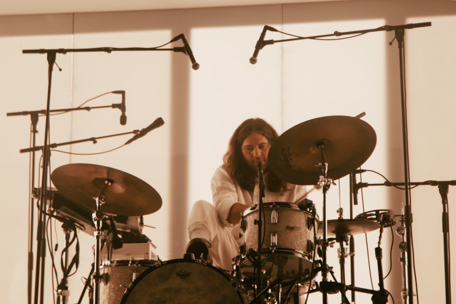 Arca comparte foto con Aphex Twin y la internet especula - WARP.la