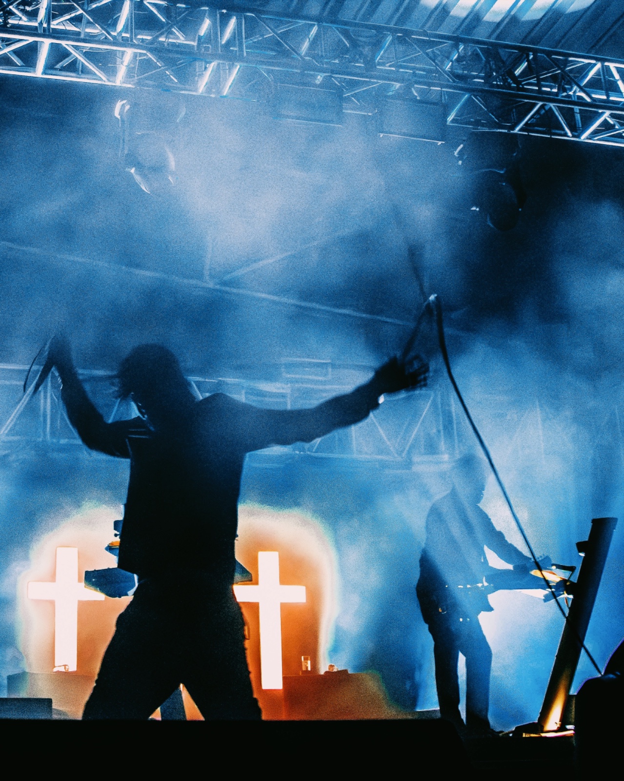 WARP Gigs: Crosses debuta en CDMX de la mano de Chino Moreno - WARP.la