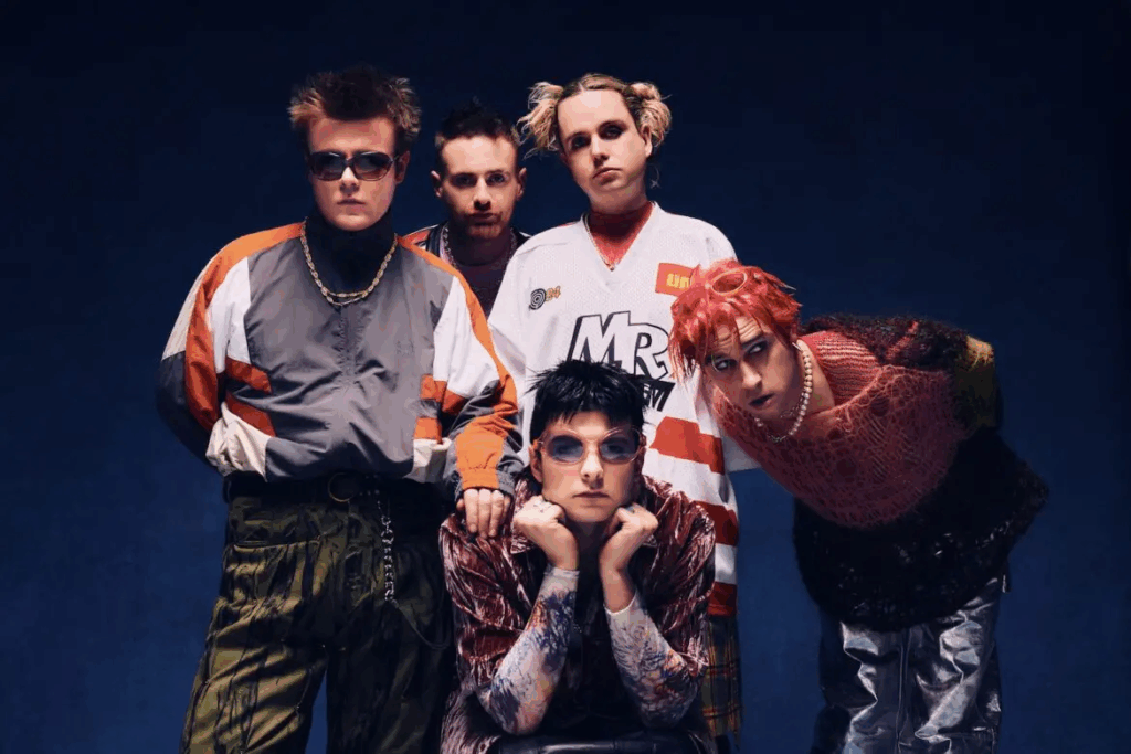 Fontaines D.C. lanza una edición Deluxe de 'Romance' con un cover a David Lynch - WARP.la