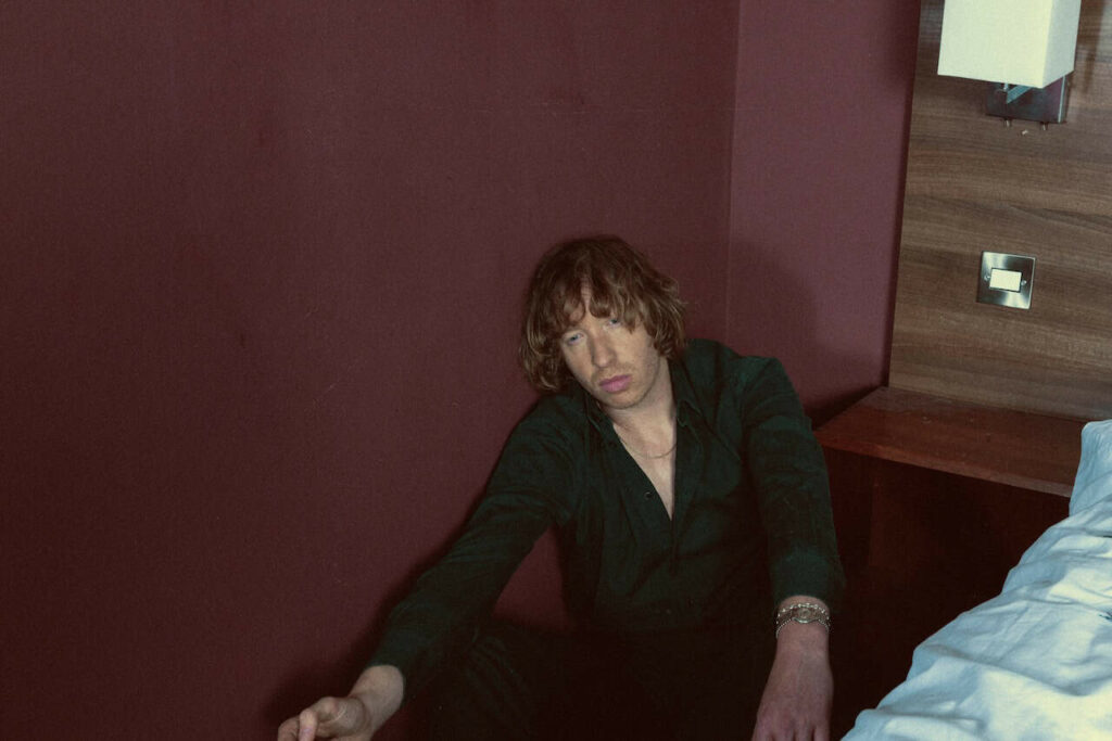Daniel Avery anuncia los remixes de su último disco: Tremor (Midnight ...